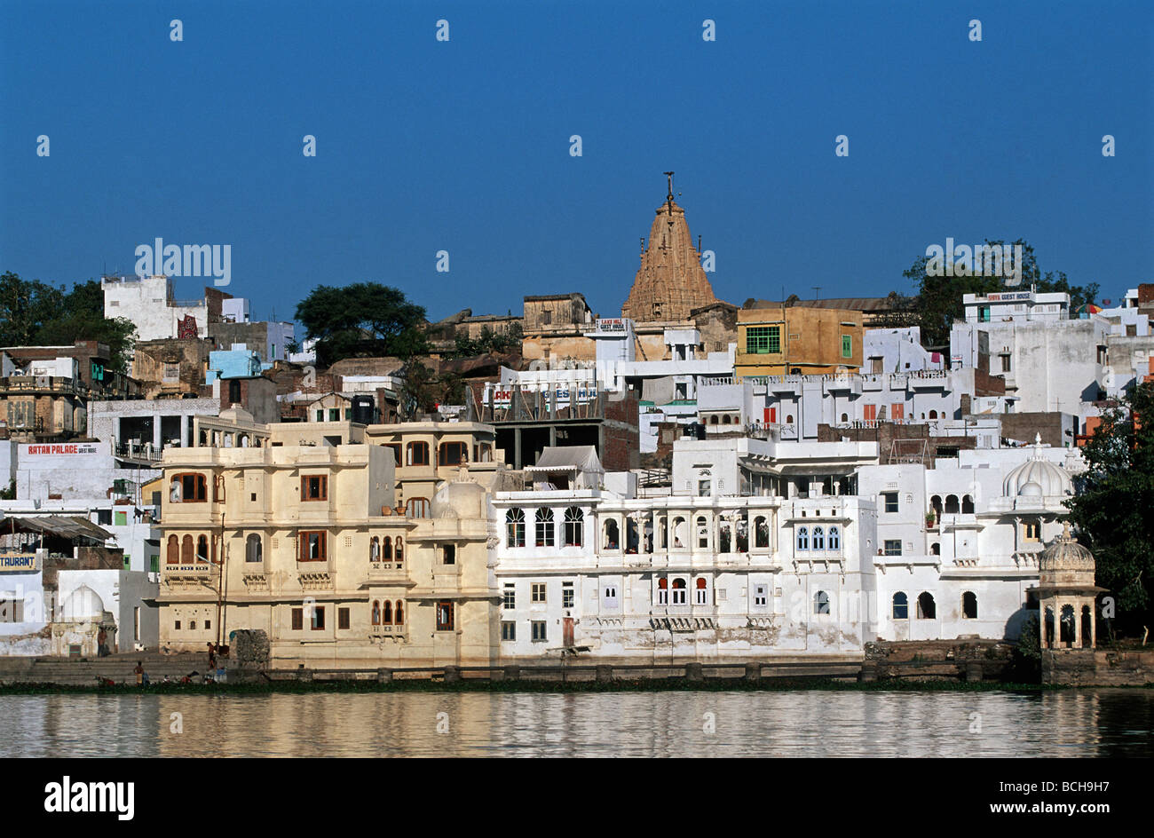 India Rajasthan Udaipur Gangaur ghats Pichola lake Stock Photo - Alamy