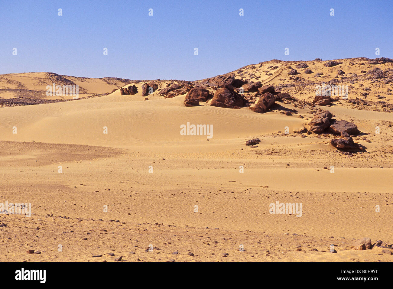 Sand dune aswan hi-res stock photography and images - Alamy