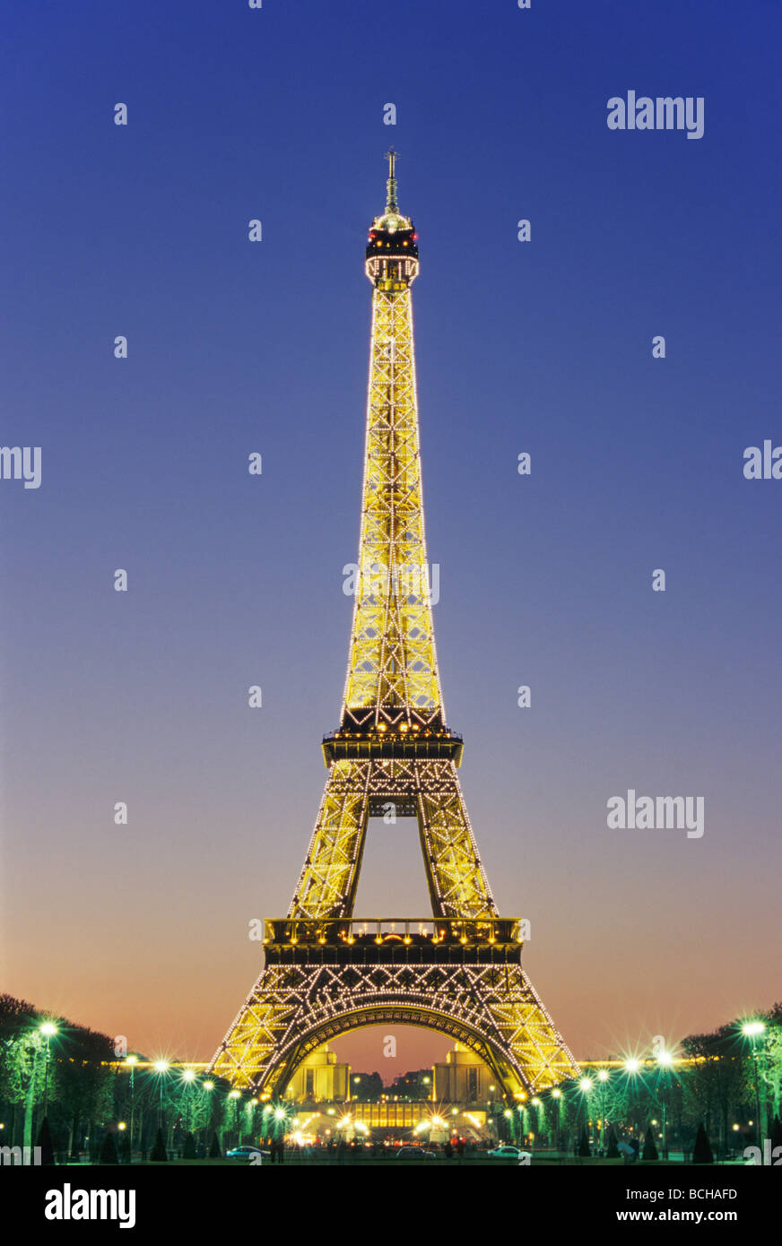 Eiffel tower at the sunset hi-res stock photography and images - Alamy
