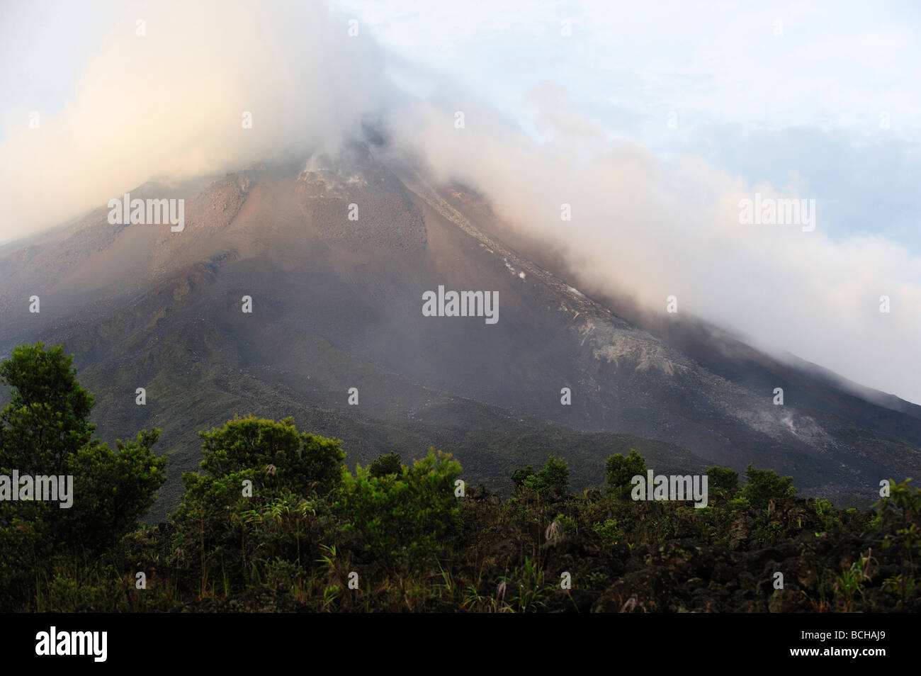 Active Volcano Arenal Central America Costa Rica Stock Photo - Alamy