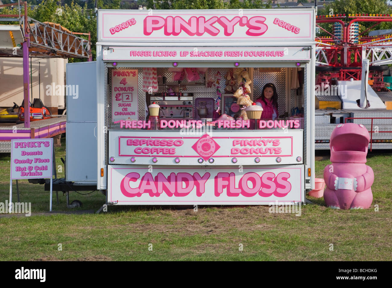 Amusement park food stall hi-res stock photography and images - Alamy