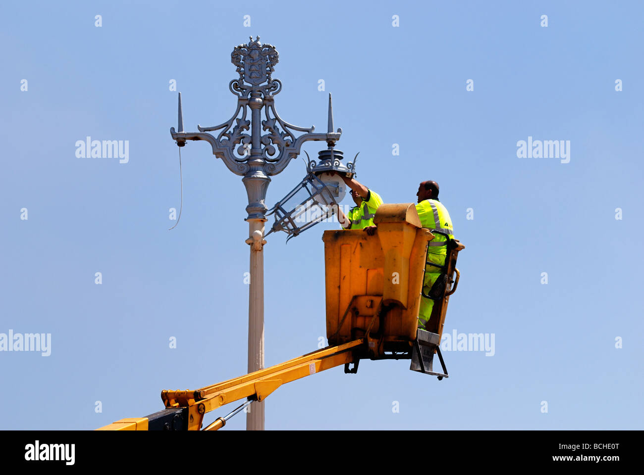 Street lamp repair maintenance hi-res stock photography and images - Alamy