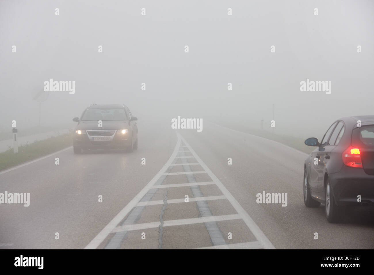 Fog road fogs roads hi-res stock photography and images - Alamy