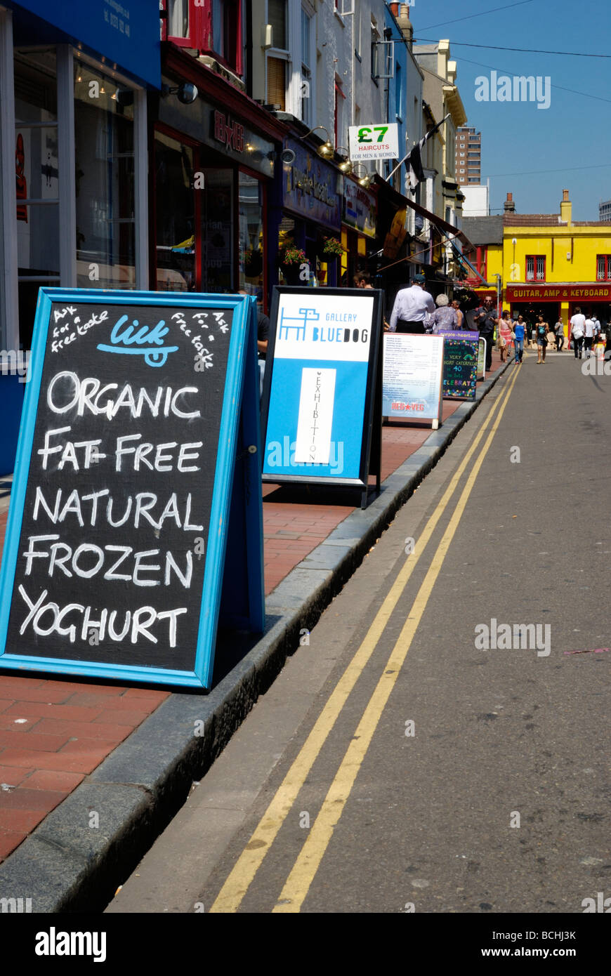 Pavement boards hi-res stock photography and images - Alamy