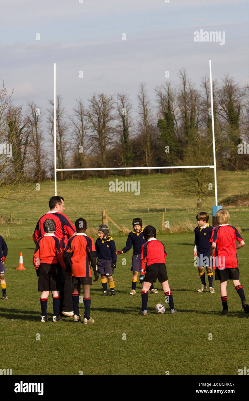 Boys playing rugby rugby school hi-res stock photography and images - Alamy