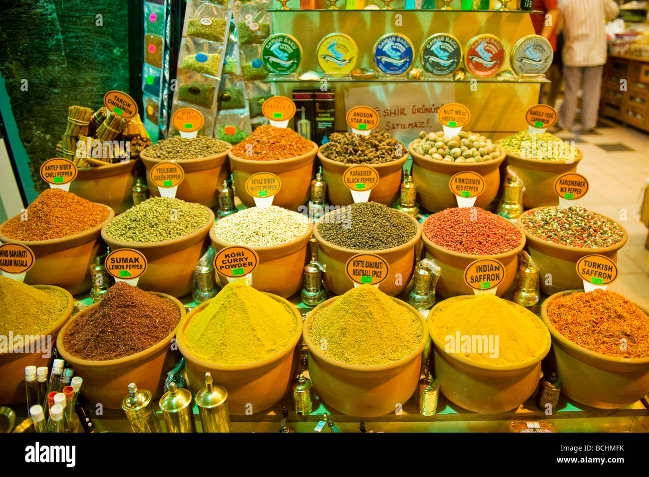 Turkey , Istanbul , 17th century Spice Bazaar or Misir Carsisi , shop ...