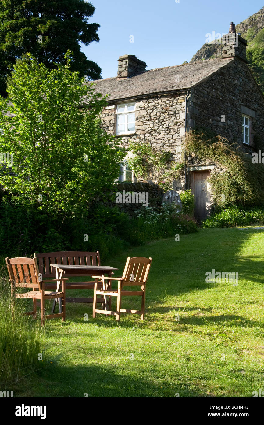 Cottage garden uk hi-res stock photography and images - Alamy