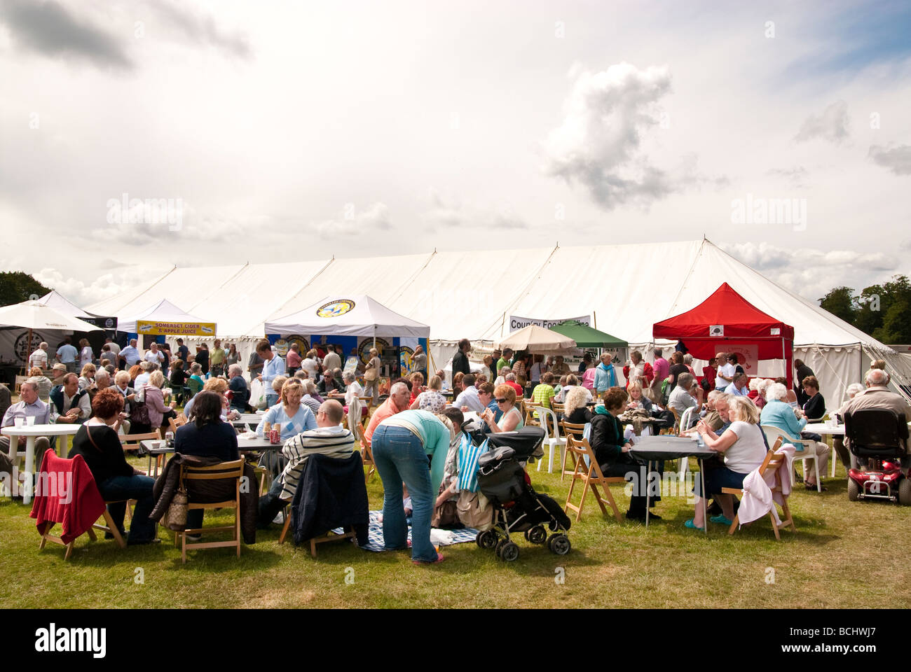 English country show hi-res stock photography and images - Alamy