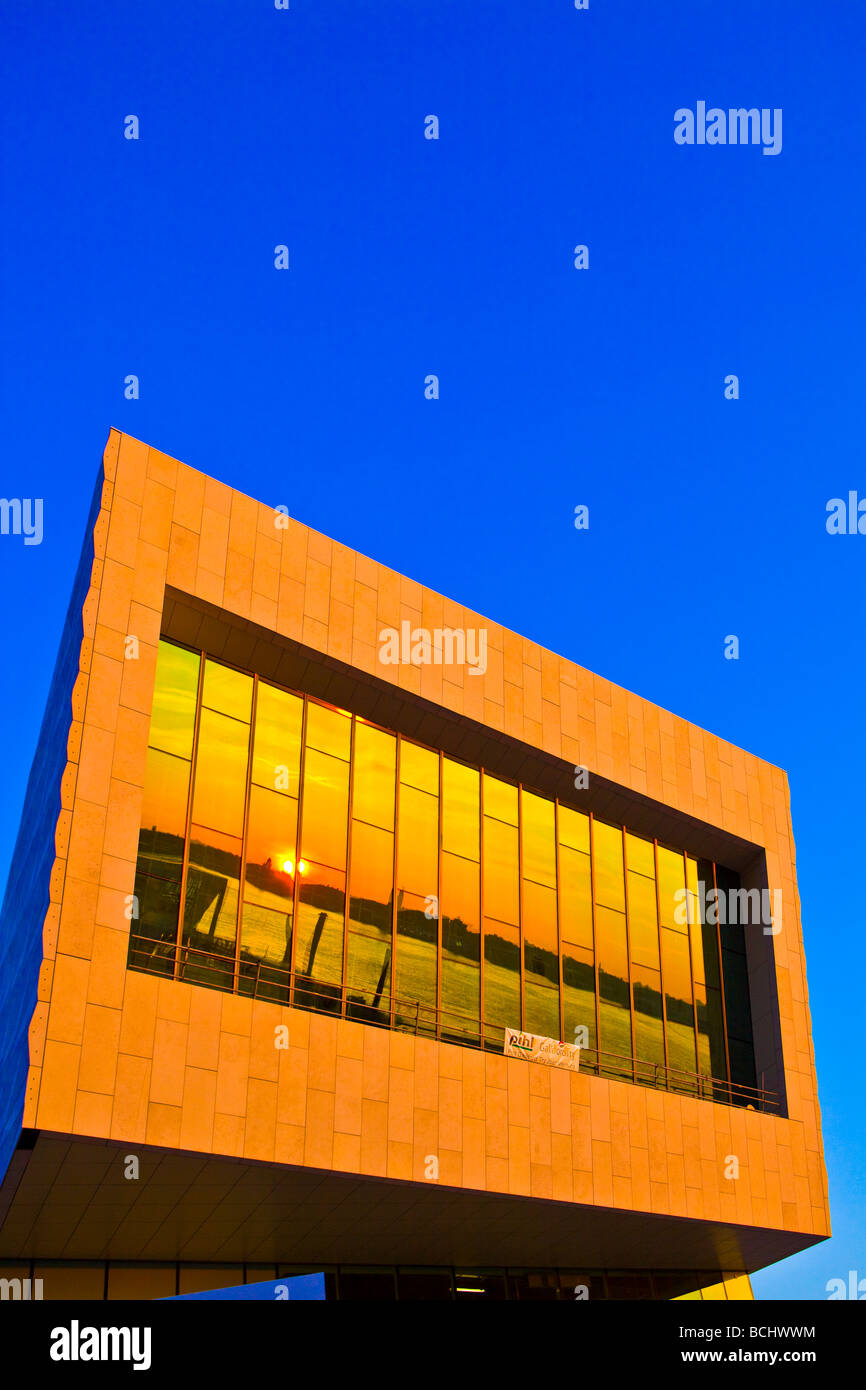 Liverpool museum of life hi-res stock photography and images - Alamy
