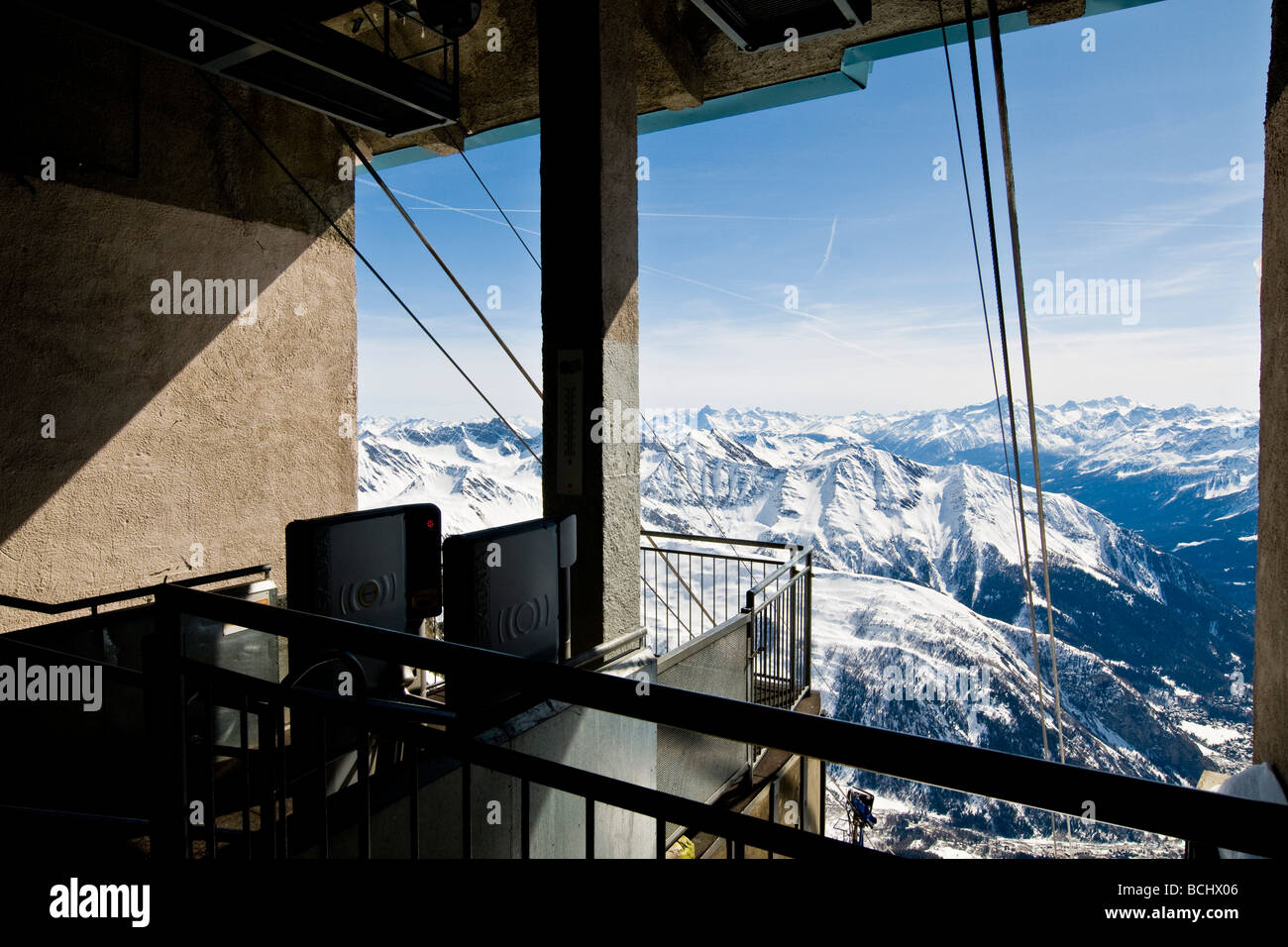 Punta Helbronner 3 462 meters Monte Bianco Aosta Italy Stock Photo - Alamy