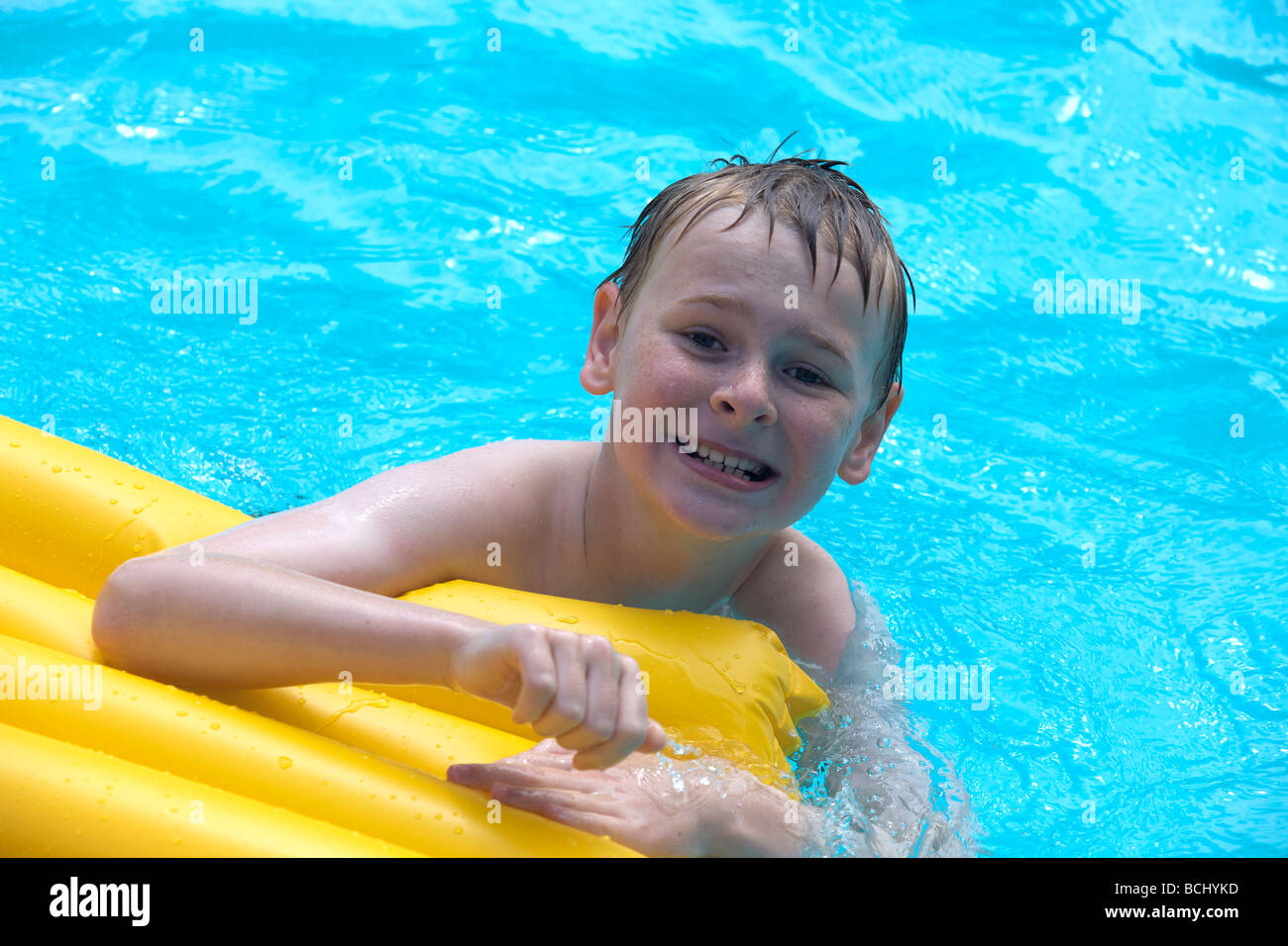 Yellow inflatable pools hi-res stock photography and images - Alamy