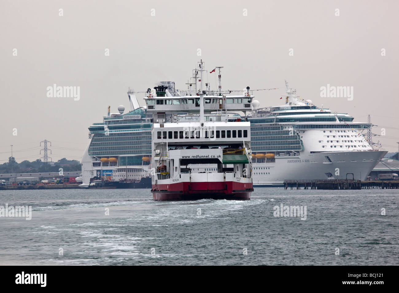 Southampton dock liner hi-res stock photography and images - Alamy