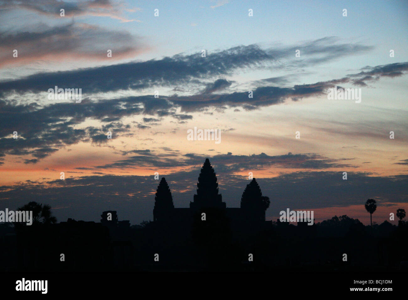 Angkor wat sun rise hi-res stock photography and images - Alamy