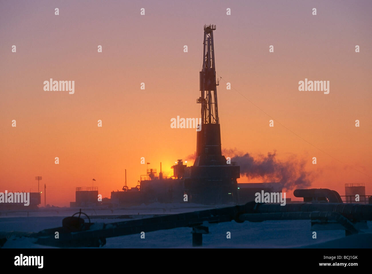 Alaska oil drilling rigs hi-res stock photography and images - Alamy