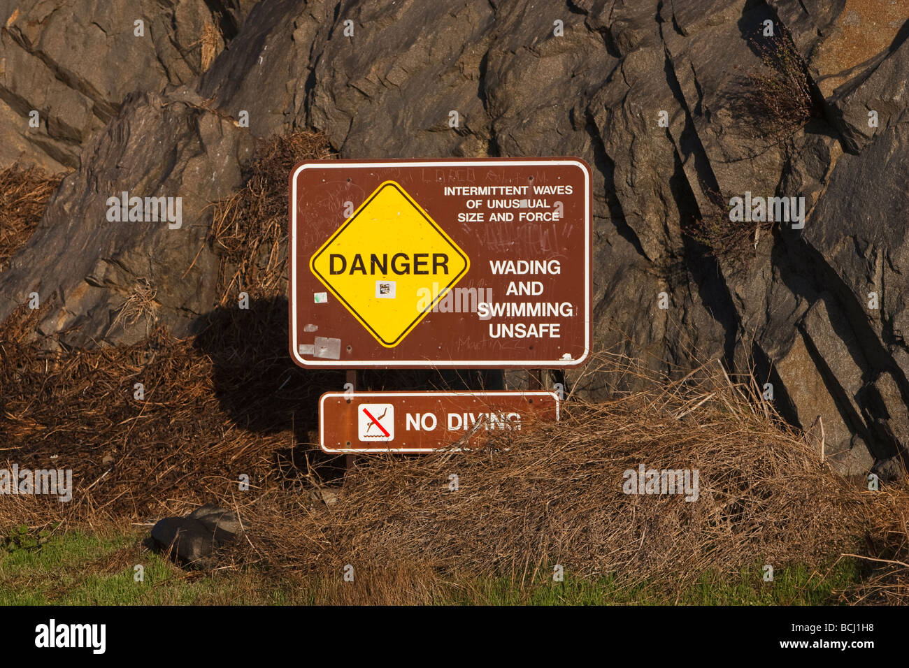 Danger Sign Waves Diving Wading Stock Photo - Alamy