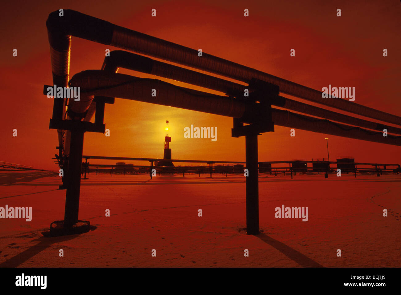 Oil Rig & Flowlines @ Sunset Prudhoe Bay Arctic AK/nNabors Oil Rig ...