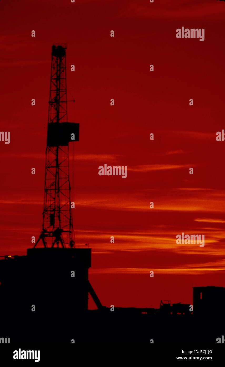 Oil Drilling Rig at Sunset Prudhoe Bay Arctic AK/nNorth Slope Stock ...