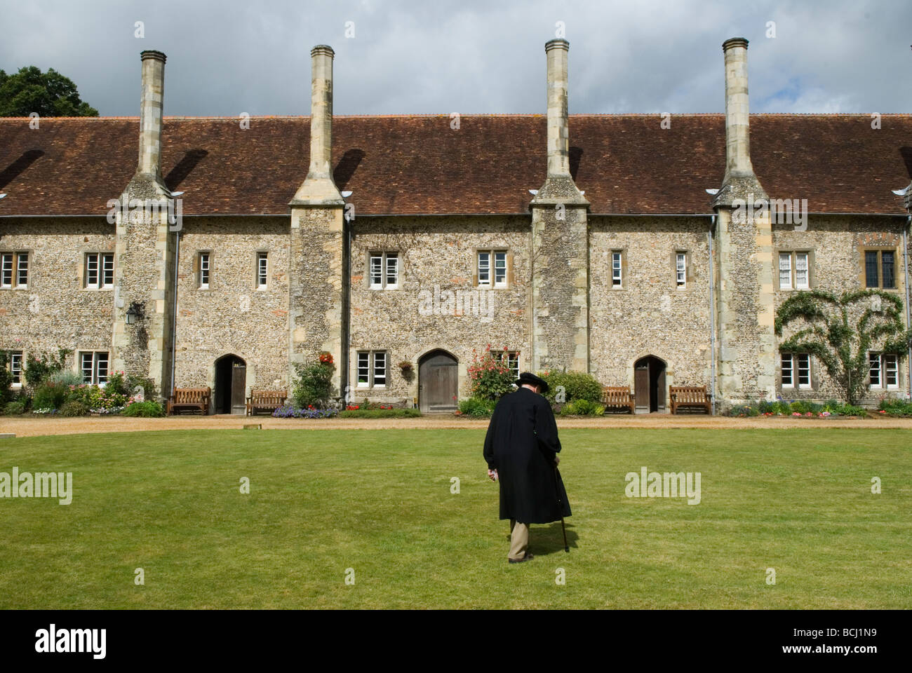 Winchester alms houses hi-res stock photography and images - Alamy