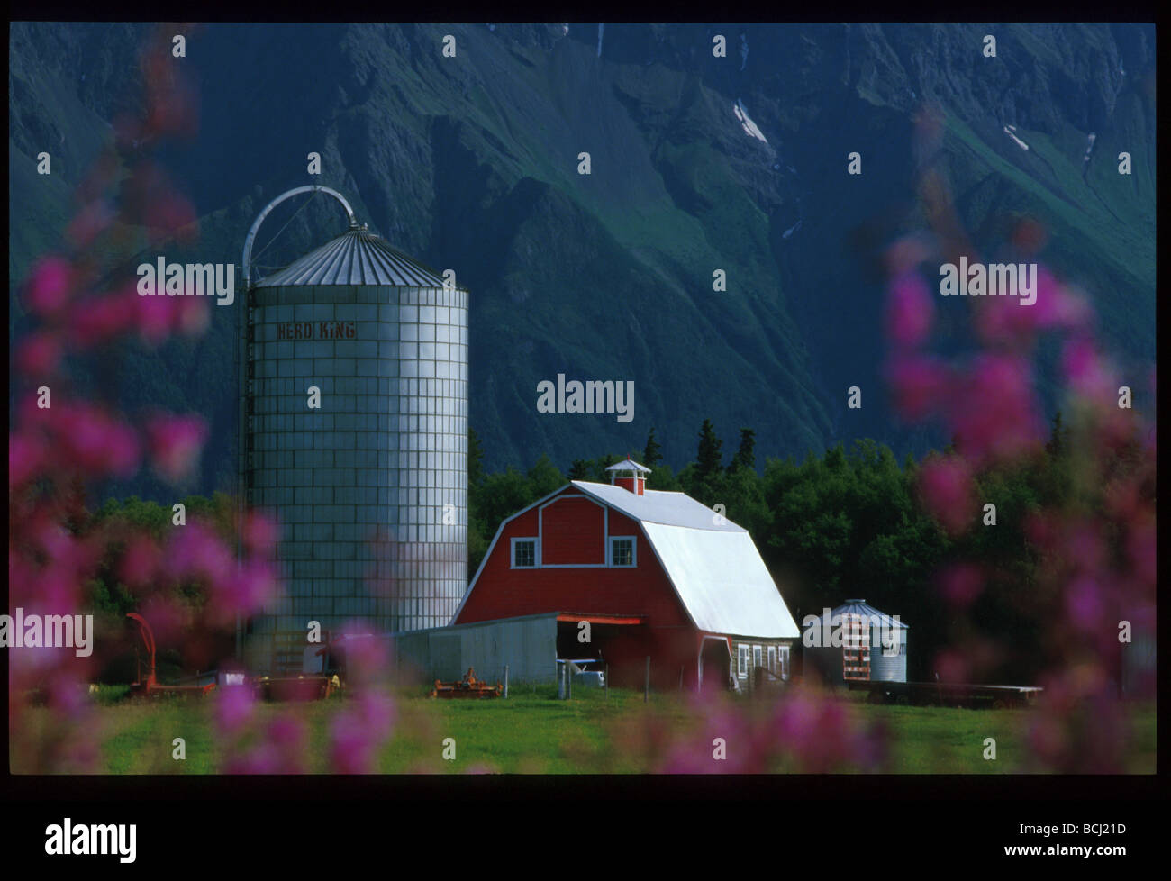 Alaska matanuska valley pioneer peak hi-res stock photography and ...