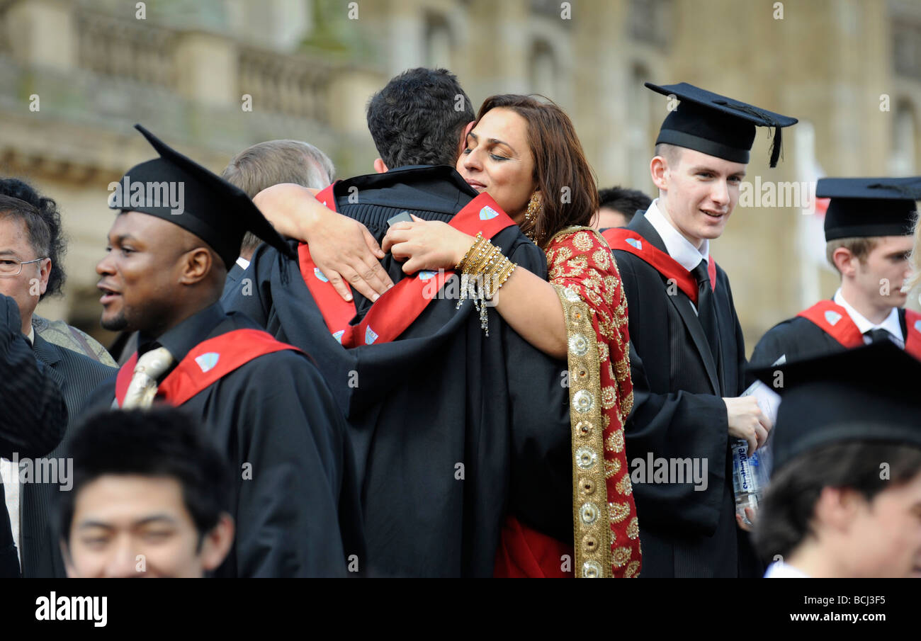 Uk graduates throwing caps hi-res stock photography and images - Alamy