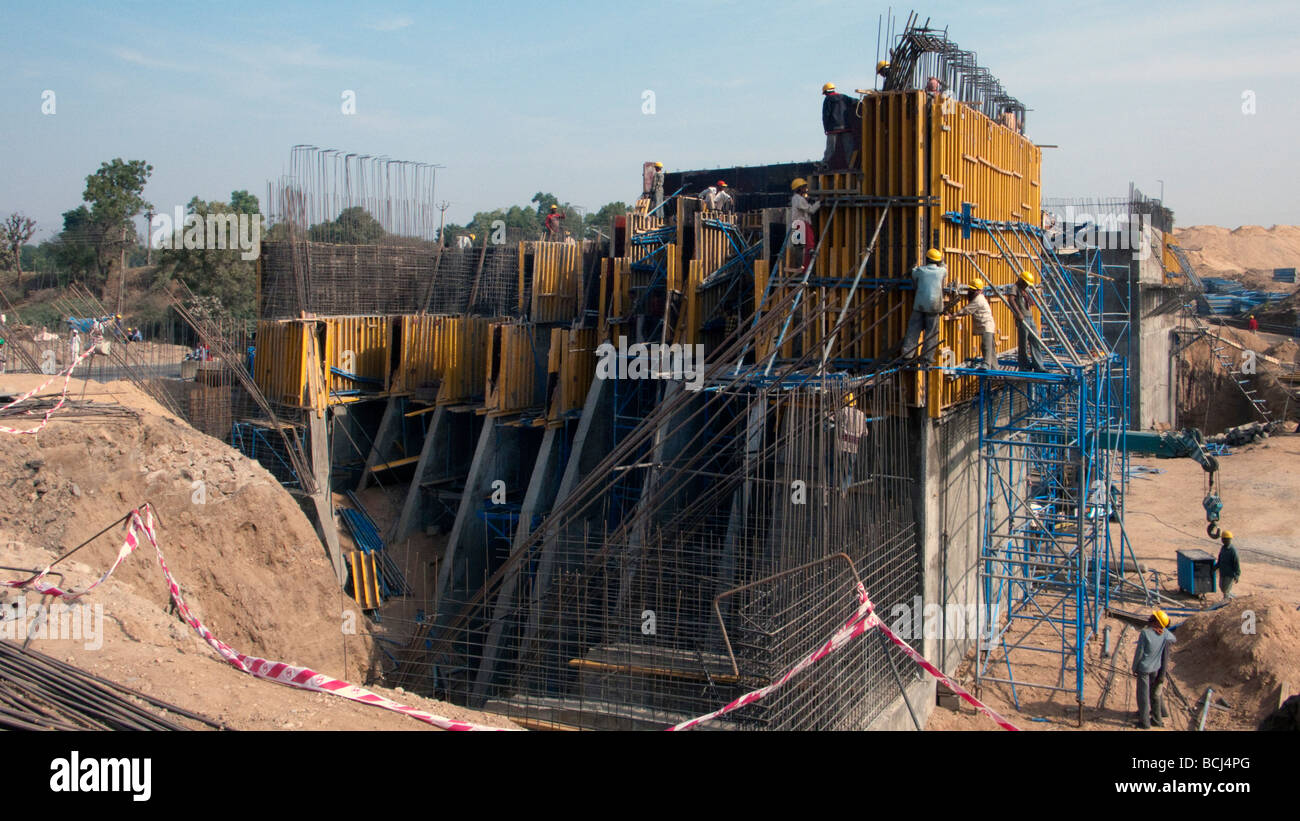 Road construction Gujarat India Stock Photo - Alamy