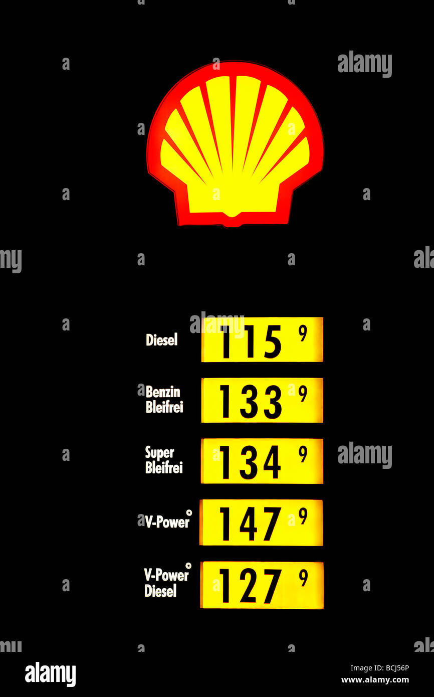 Shell gas petrol station self service hi-res stock photography and ...