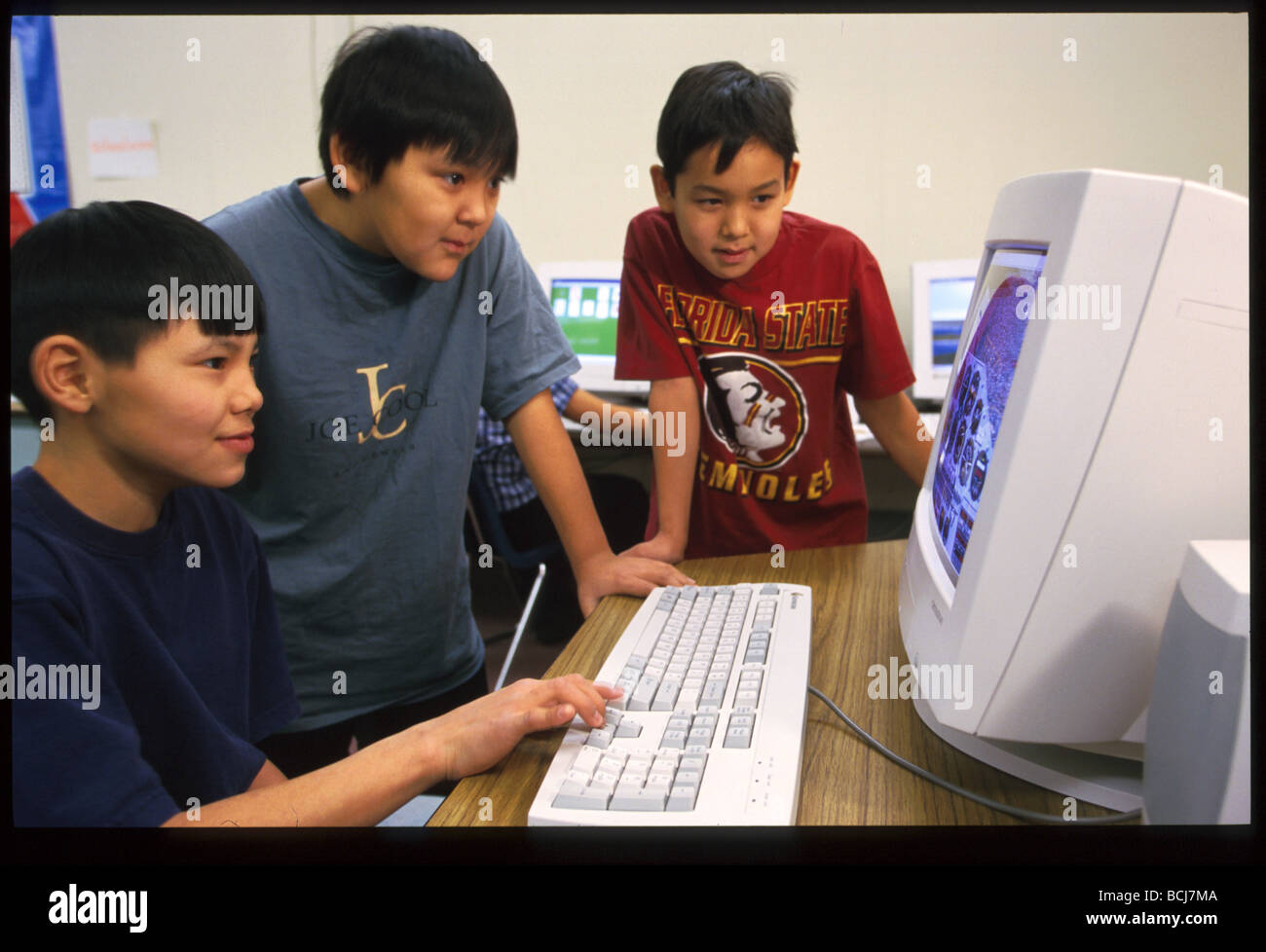Eskimo children traditional hi-res stock photography and images - Alamy
