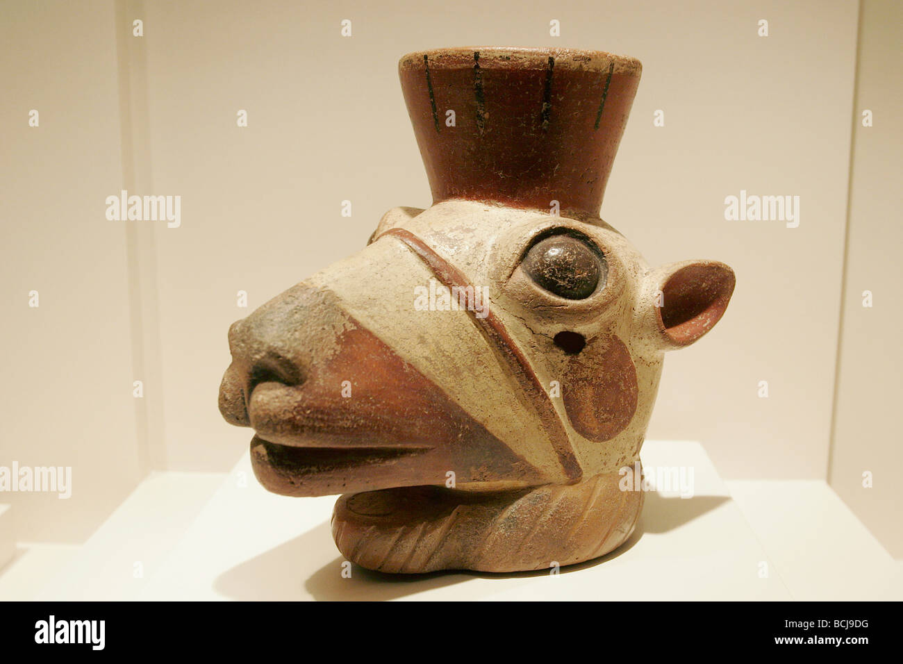 Pre Columbian Ceramic Llama Pottery Peru Stock Photo - Alamy