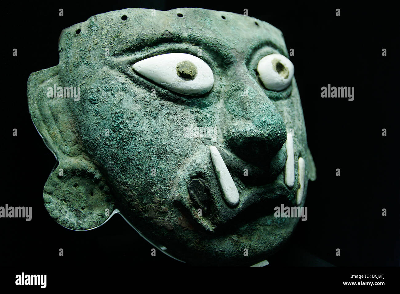 Peruvian Pre Columbian Mask Stock Photo - Alamy