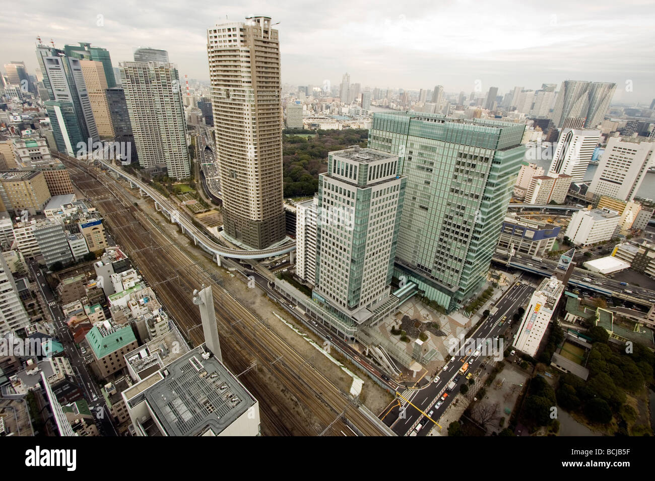 Tall building tokyo hi-res stock photography and images - Alamy