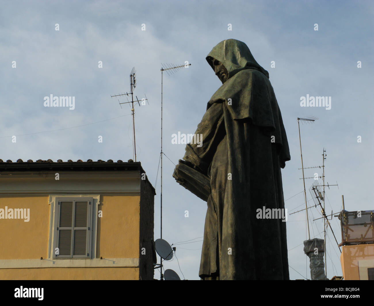 giordano bruno statue in campo de fiori rome Stock Photo - Alamy