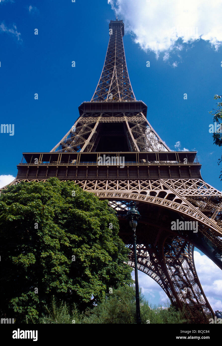 Wrought iron lattice eiffel tower hi-res stock photography and images ...