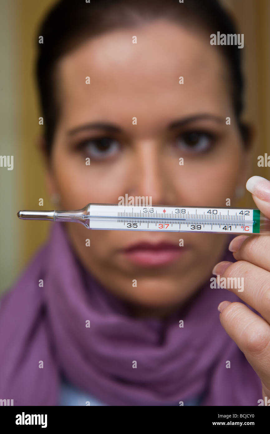 Clinical thermometer hi-res stock photography and images - Alamy