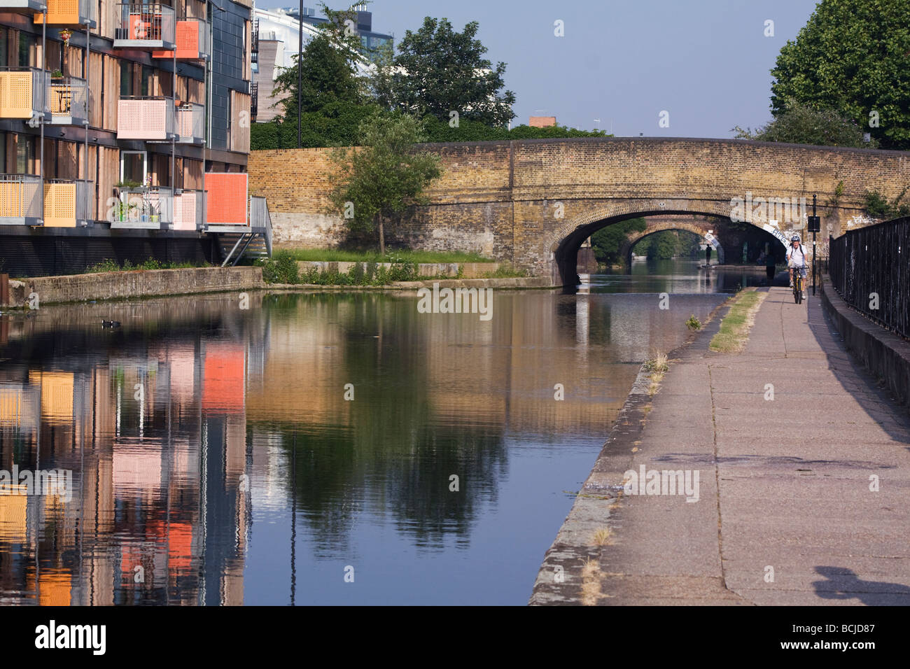 Block bridges hi-res stock photography and images - Alamy