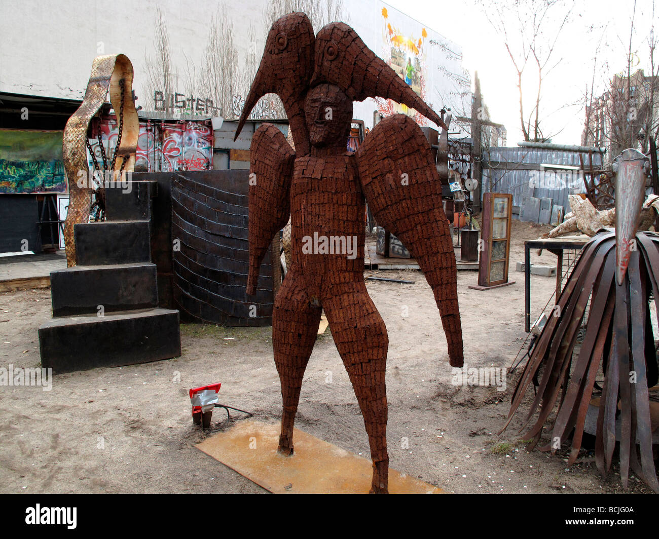 Germany berlin graffiti heavy metal hi-res stock photography and images ...