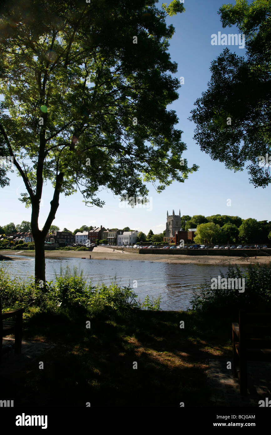 Isleworth hi-res stock photography and images - Alamy