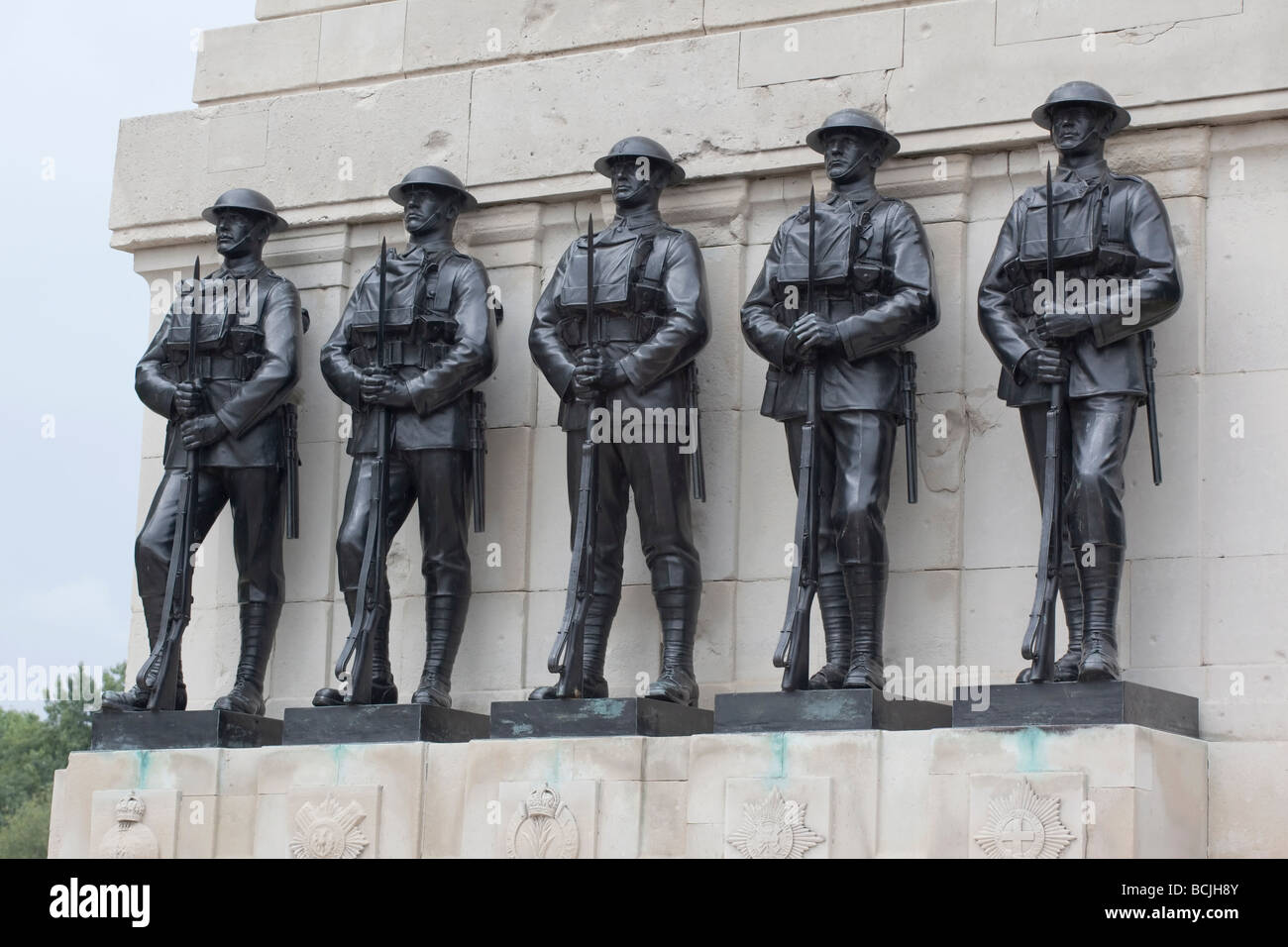 Guardsman statue hi-res stock photography and images - Alamy