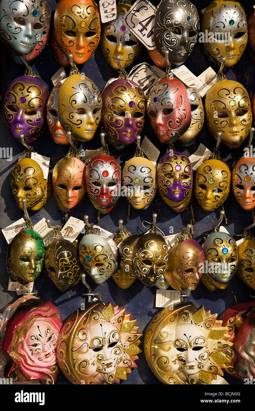 Carnival and masks hi-res stock photography and images - Alamy