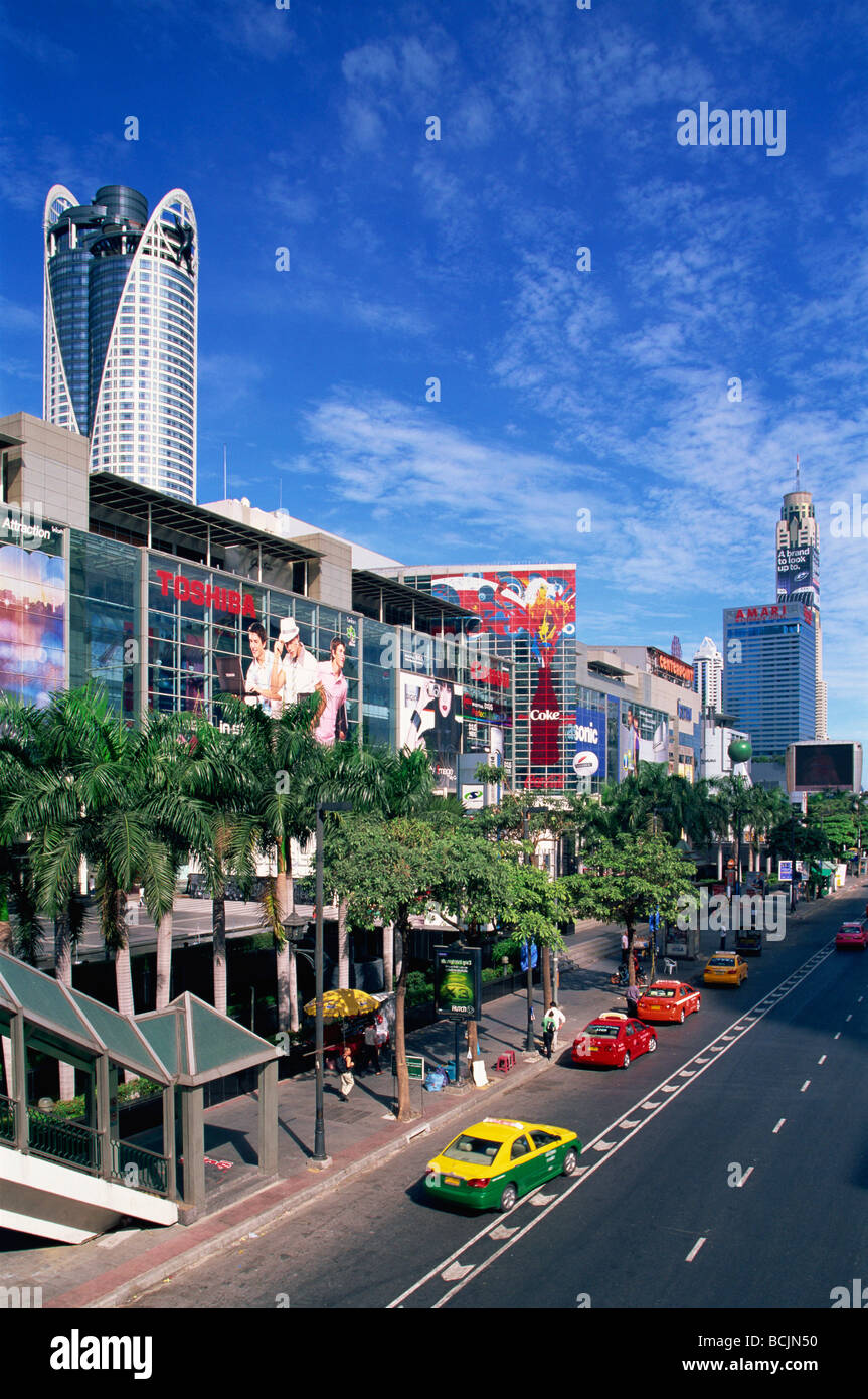 Thailand, Bangkok, Central World Shopping Complex and Thanon ...