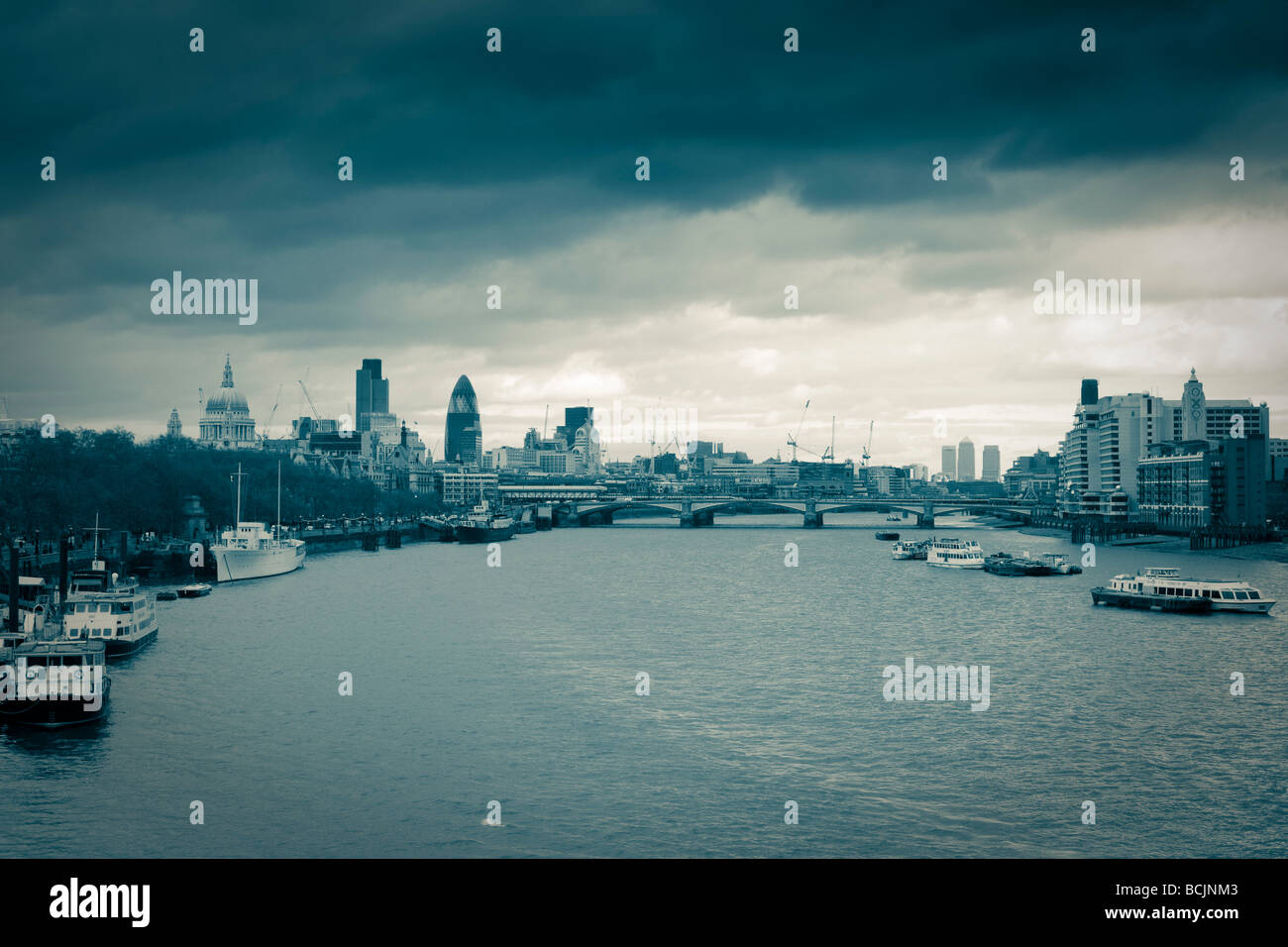 England london thames river hi-res stock photography and images - Alamy