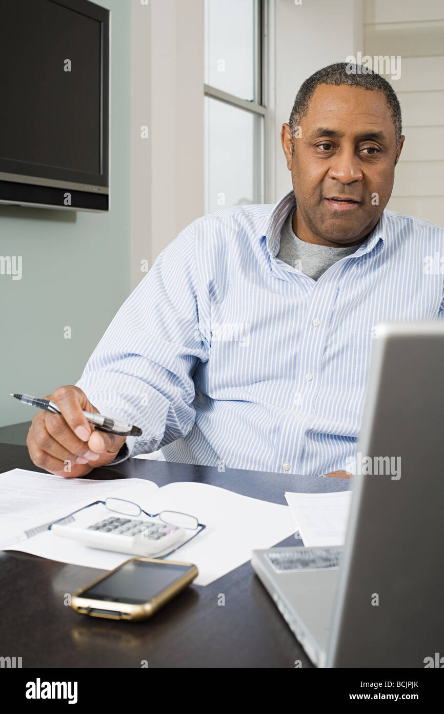 Finances connections hi-res stock photography and images - Alamy