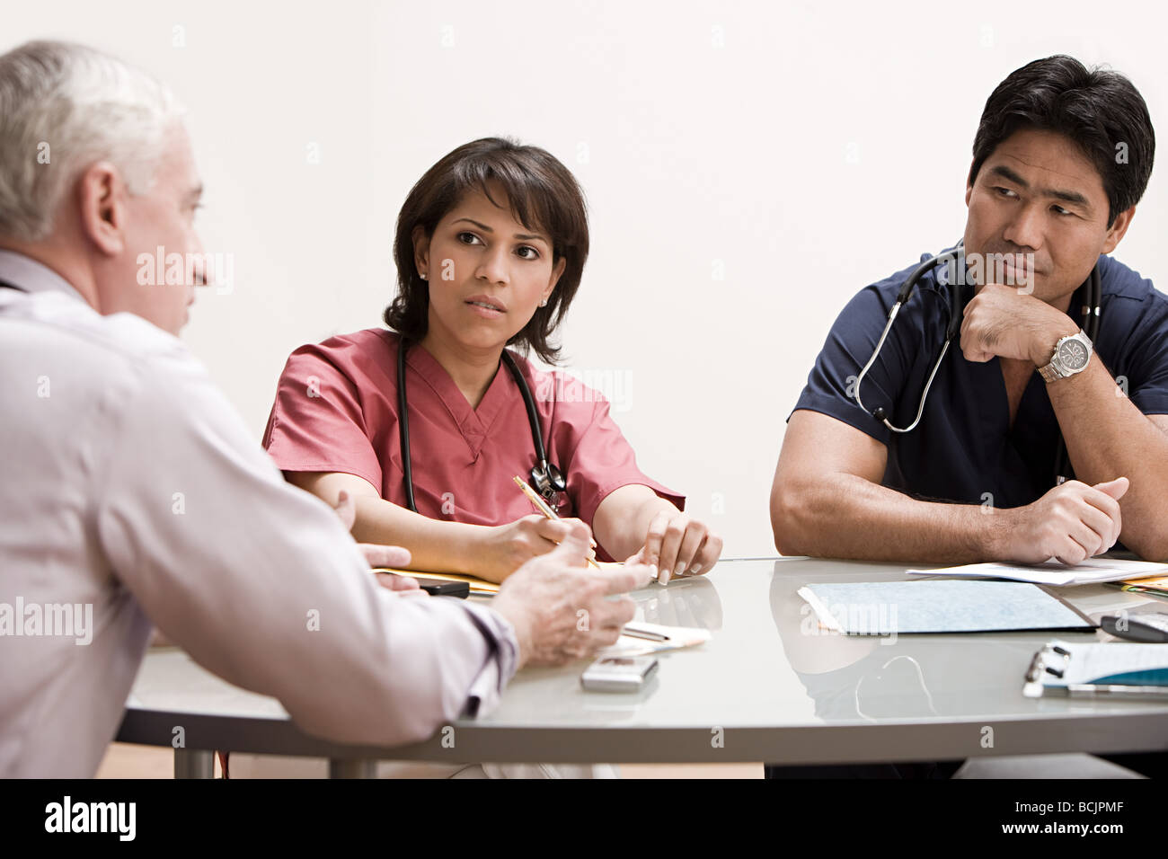 Doctors hi-res stock photography and images - Alamy