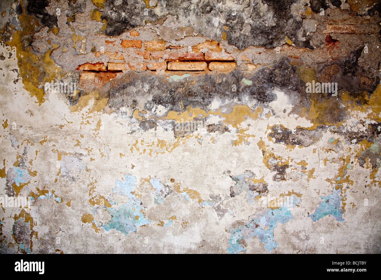 A damaged wall Stock Photo - Alamy