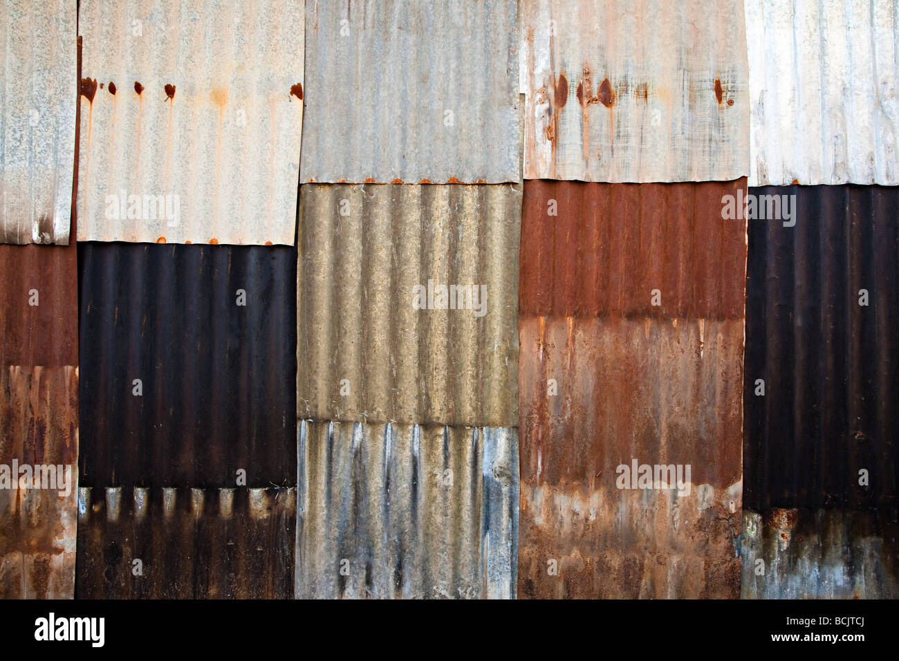 Corrugated iron wall Stock Photo - Alamy