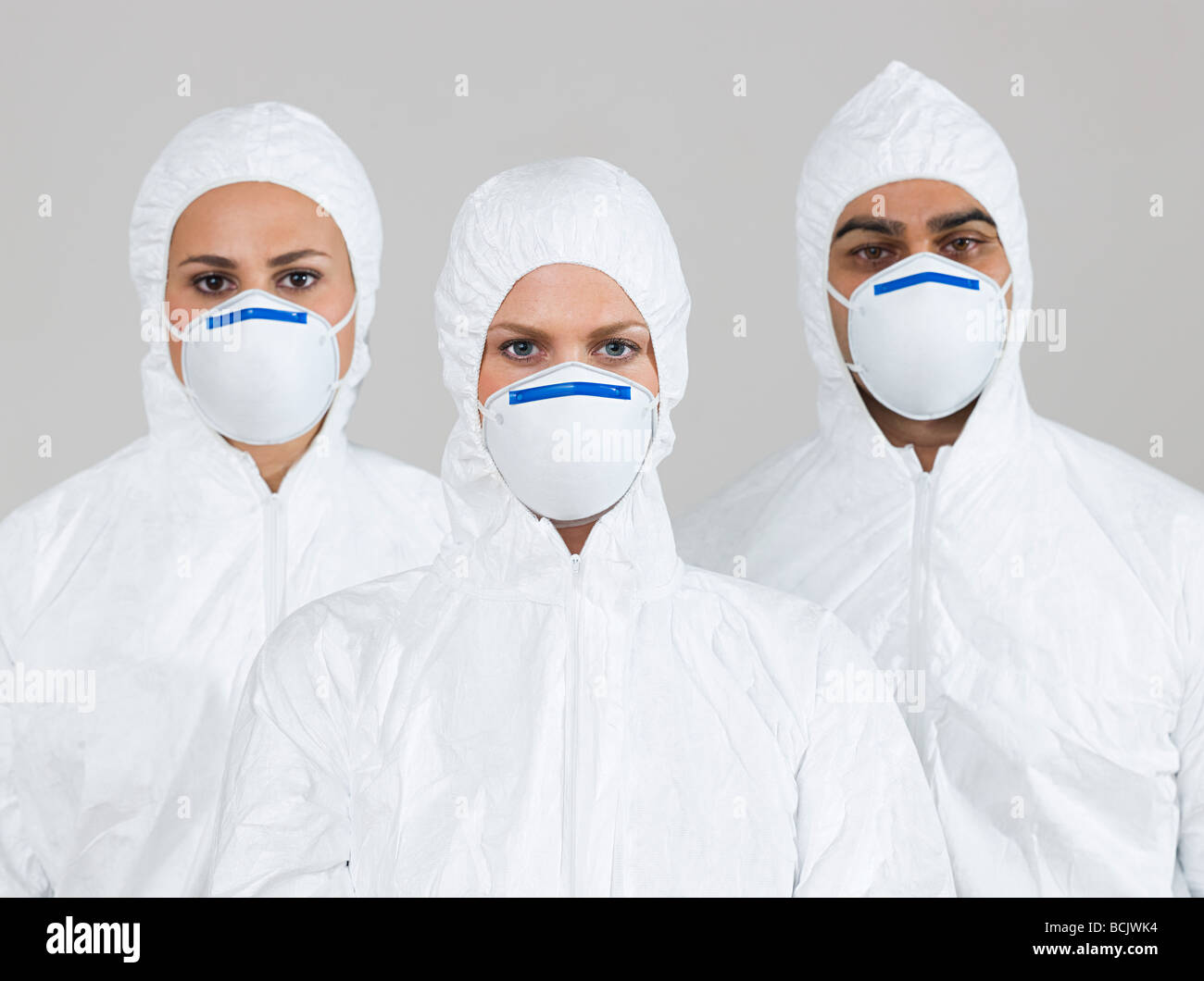 Three scientists hi-res stock photography and images - Alamy