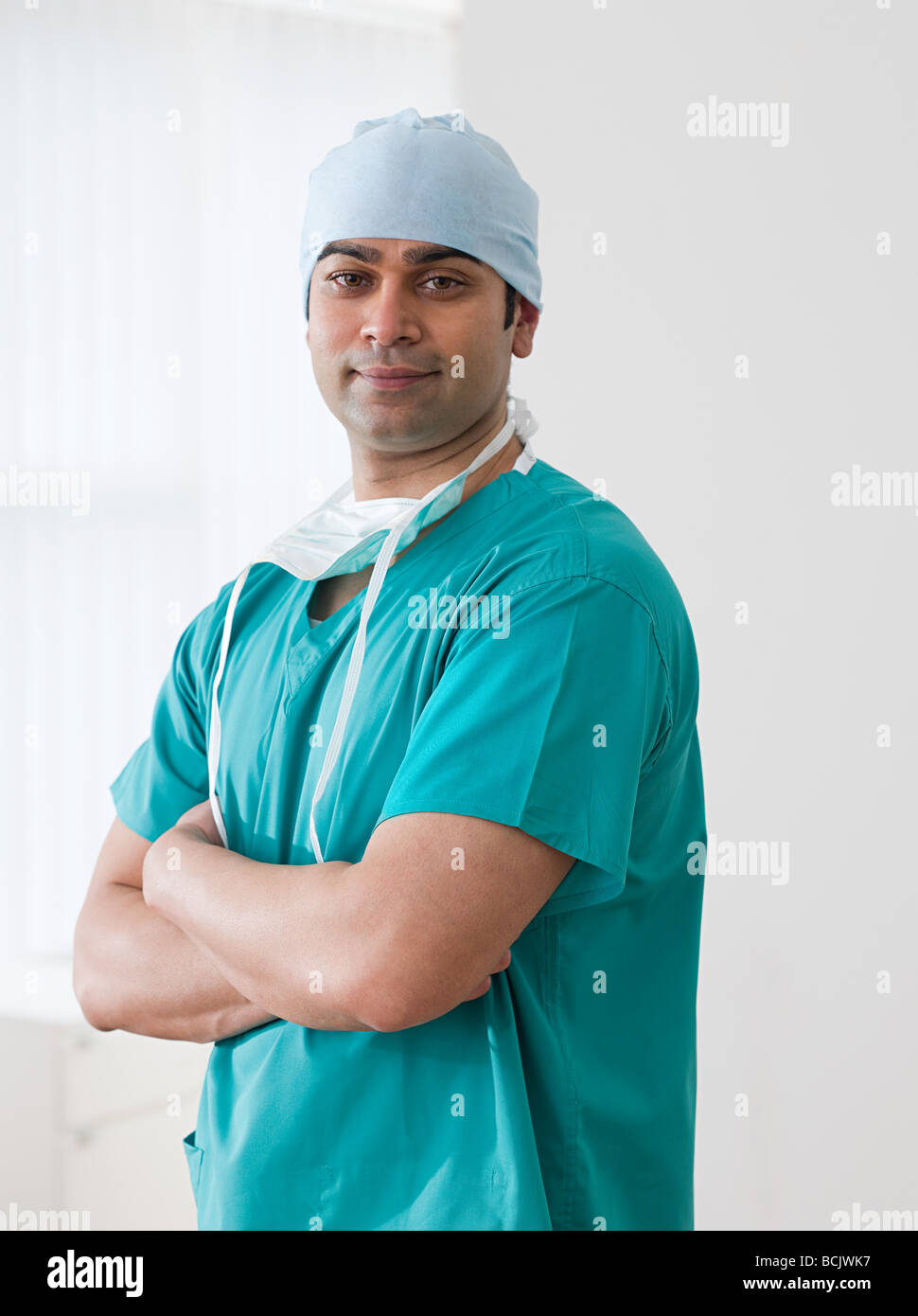 Male surgeon hi-res stock photography and images - Alamy
