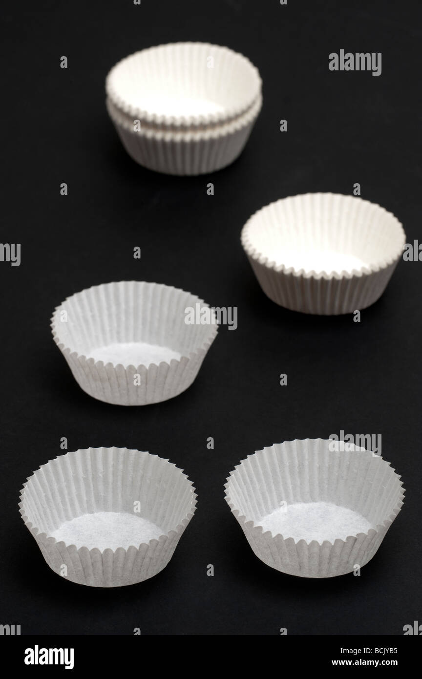 White paper cake bun cases Stock Photo - Alamy