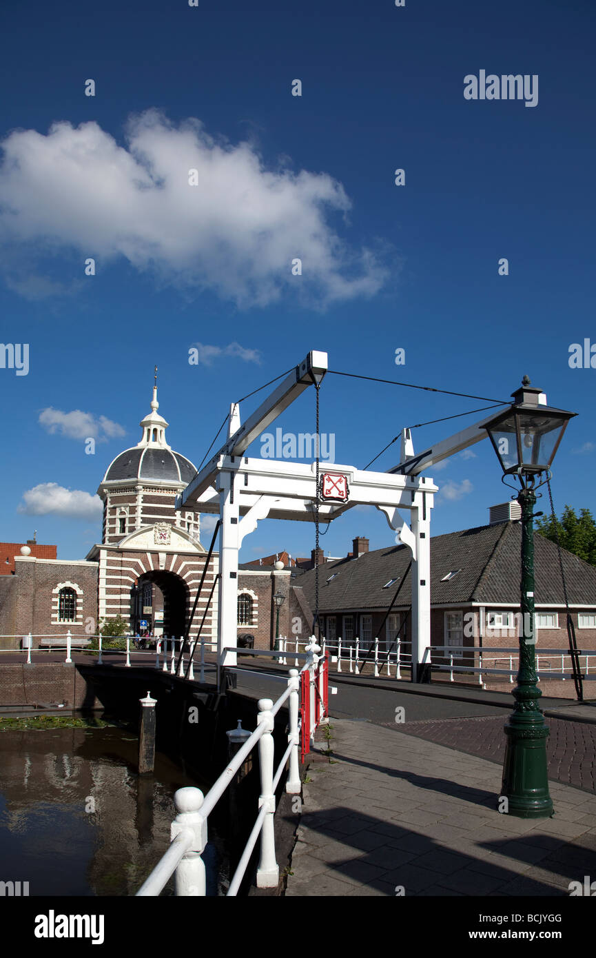 Lifting bridge and the Morschpoort Gate at Leiden Stock Photo - Alamy