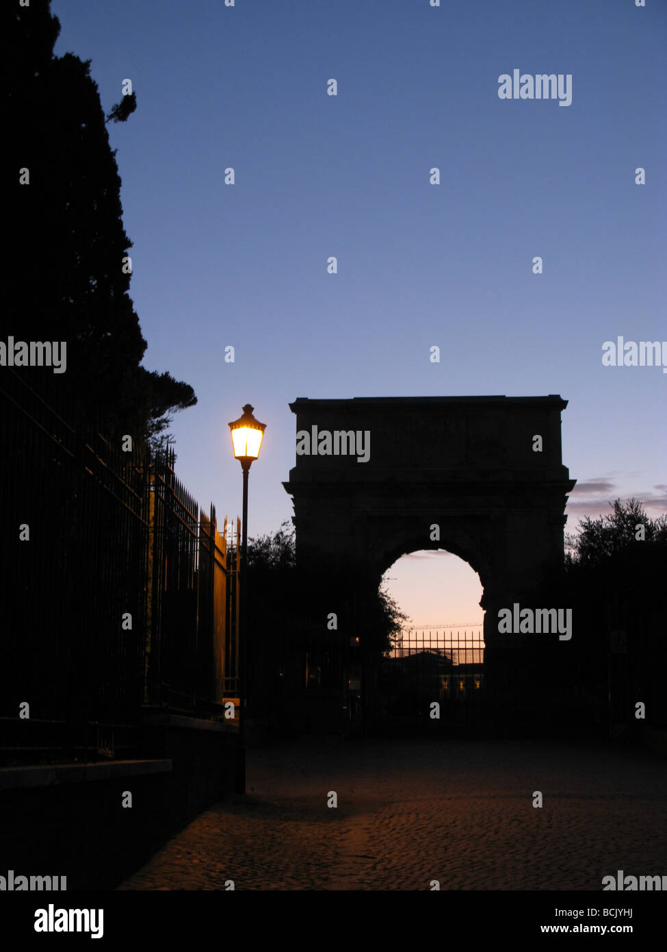 titus triumph victory arch in the roman forum illuminated at night ...