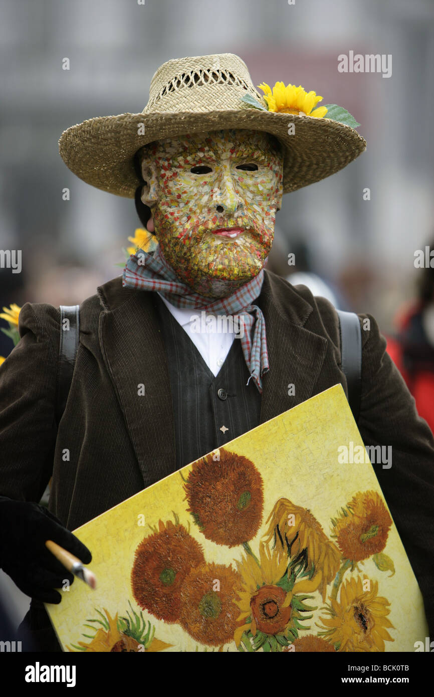 Man dressed as Vincent Van Gogh at Venice carnival, Italy Stock Photo ...